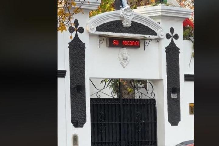 Cartel humorístico en casa argentina genera confusión y viralidad ...